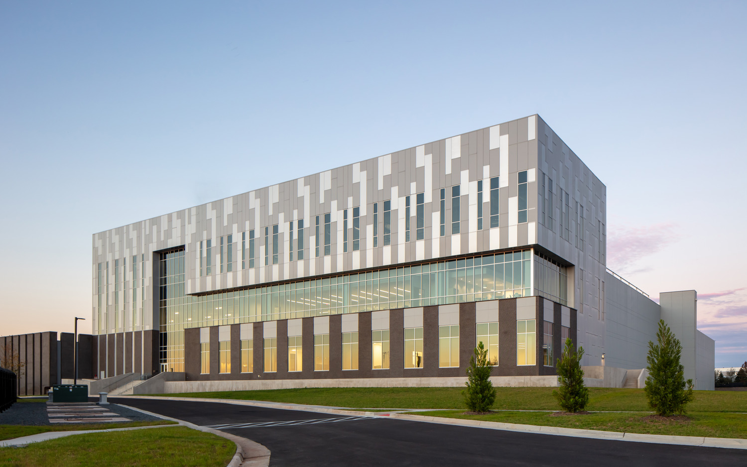 Cologix ASH1 - L.A. Fuess Partners : L.A. Fuess Partners